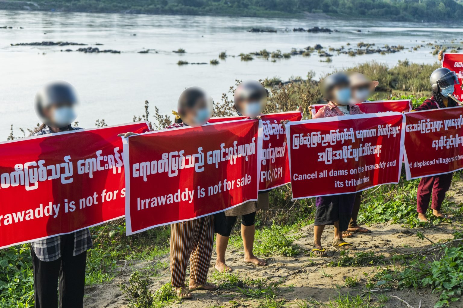 Local resident protest: Completely stop Myitsone Dam | Kachin ...